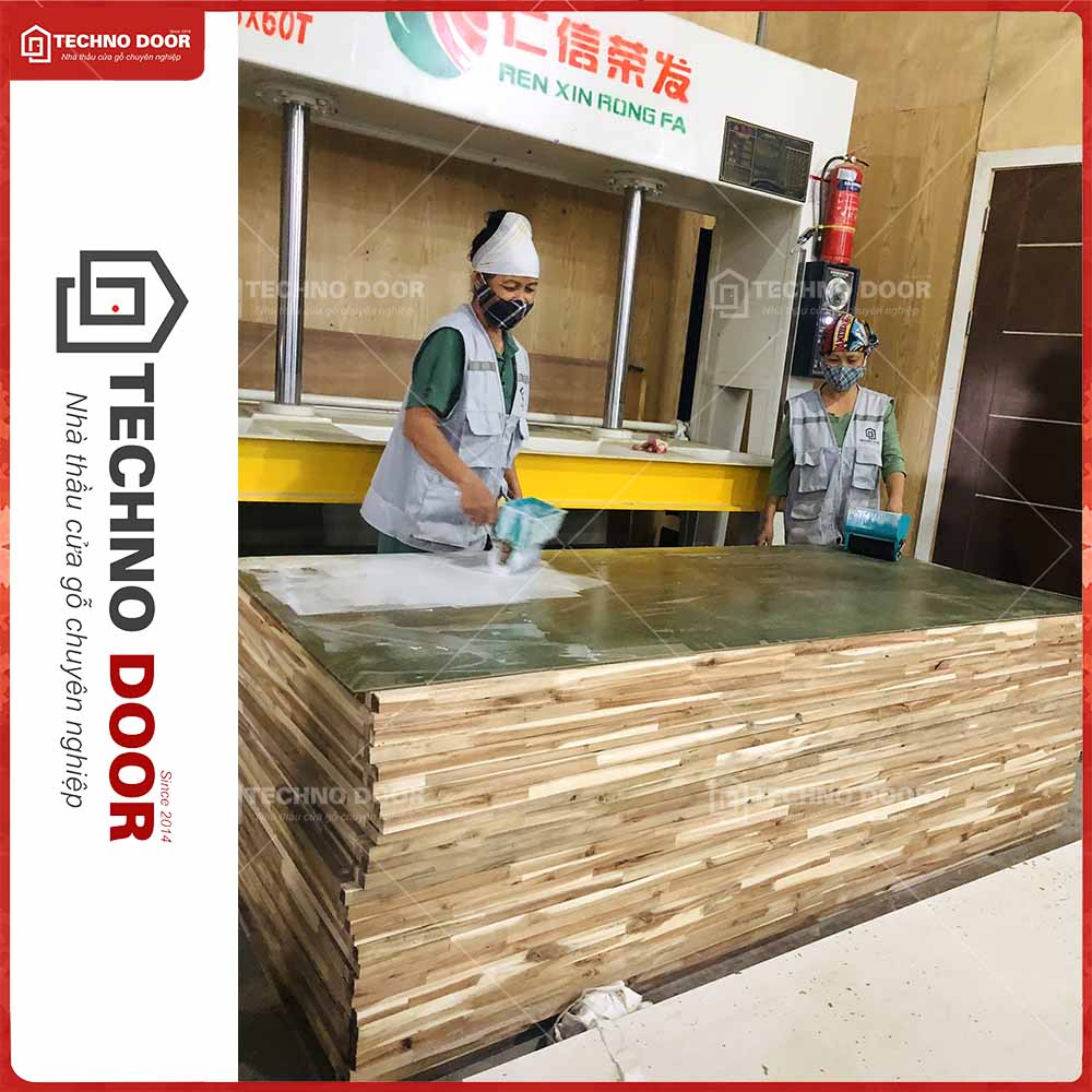 Nhà máy sản xuất cửa gỗ chống cháy chuyên nghiệp Technodoor